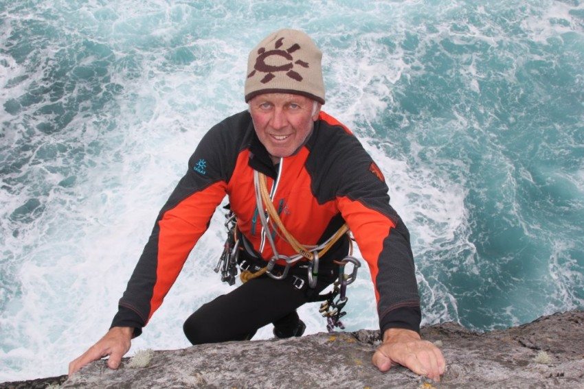Mountaineer Mick Tighe wins top Scottish award – FionaOutdoors